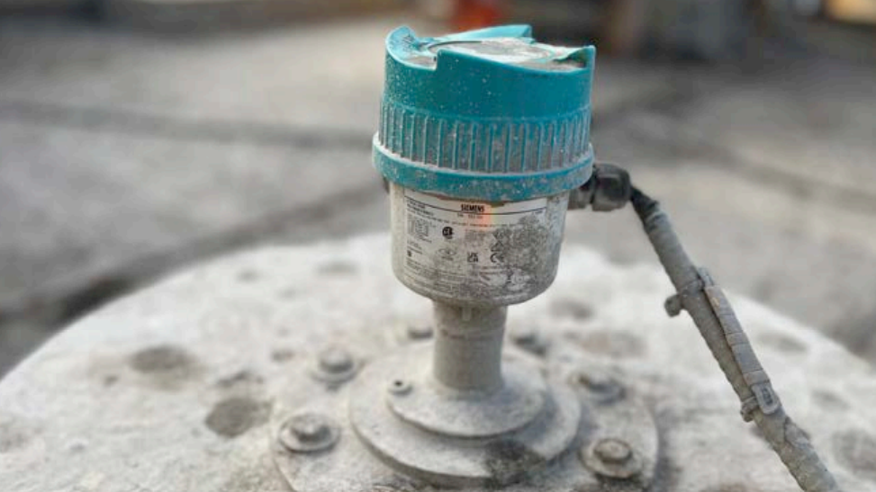 Siemens SITRANS LR580 - 80 GHz level transmitter